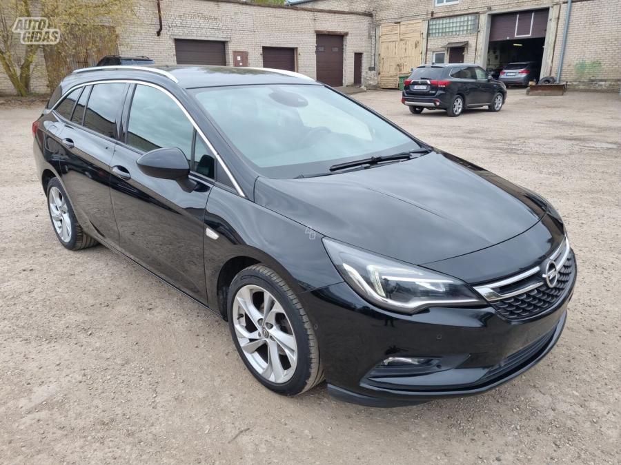 Black Opel Astra 2019 in Pakruojis, with an engine capacity of 1.60 L and mileage of 175 thousand km for 6500 €, photo 4 on AUTOMOTO.COM.LV
