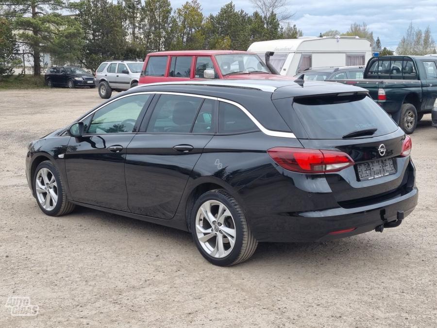 Black Opel Astra 2019 in Pakruojis, with an engine capacity of 1.60 L and mileage of 175 thousand km for 6500 €, photo 8 on AUTOMOTO.COM.LV