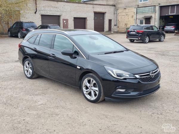 Black Opel Astra 2019 in Pakruojis, with an engine capacity of 1.60 L and mileage of 175 thousand km for 6500 €, photo 9 on AUTOMOTO.COM.LV