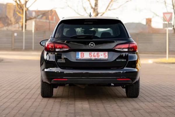 Black Opel Astra 2019 in Jelgava, with an engine capacity of 1.60 L and mileage of 171 thousand km for 8900 €, photo 6 on AUTOMOTO.COM.LV
