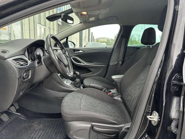 Black Opel Astra 2019 in Vilnius, with an engine capacity of 1.00 L and mileage of 249 thousand km for 5400 €, photo 8 on AUTOMOTO.COM.LV