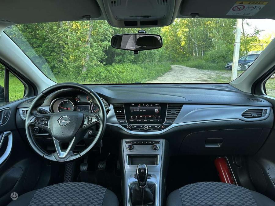 Black Opel Astra 2019 in Kaunas, with an engine capacity of 1.60 L and mileage of 190 thousand km for 6550 €, photo 13 on AUTOMOTO.COM.LV