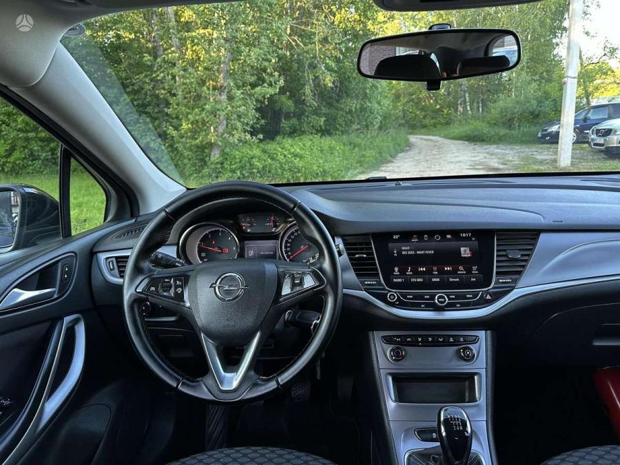 Black Opel Astra 2019 in Kaunas, with an engine capacity of 1.60 L and mileage of 190 thousand km for 6550 €, photo 14 on AUTOMOTO.COM.LV