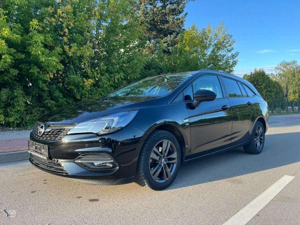 Black Opel Astra 2019 in Telschi, with an engine capacity of 1.20 L and mileage of 56 thousand km for 6350 €, photo 3 on AUTOMOTO.COM.LV
