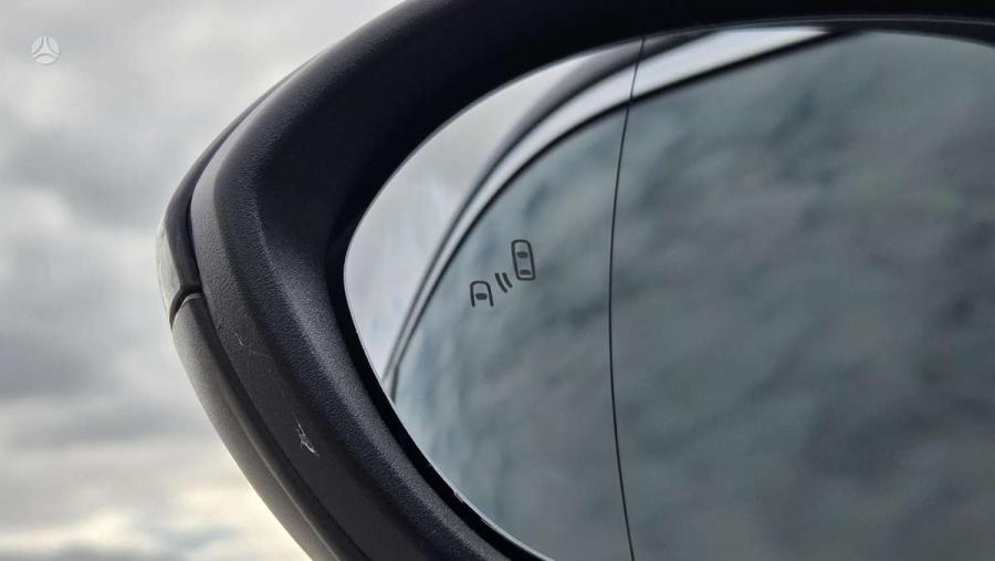 Black Opel Astra 2019 in Marijampole, with an engine capacity of 1.60 L and mileage of 180 thousand km for 7400 €, photo 9 on AUTOMOTO.COM.LV
