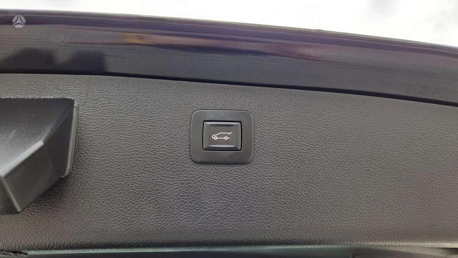 Black Opel Astra 2019 in Marijampole, with an engine capacity of 1.60 L and mileage of 180 thousand km for 7400 €, photo 13 on AUTOMOTO.COM.LV