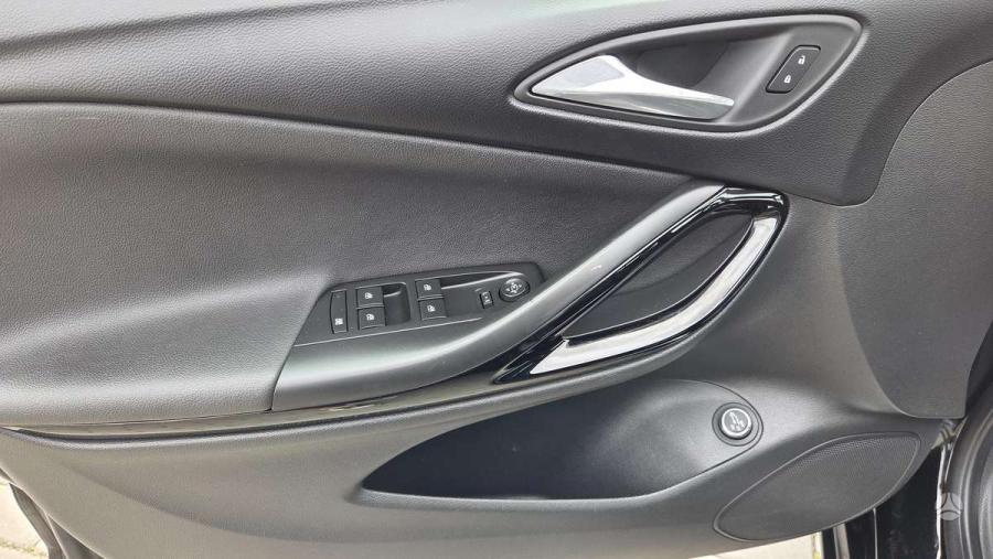 Black Opel Astra 2019 in Marijampole, with an engine capacity of 1.60 L and mileage of 180 thousand km for 7400 €, photo 26 on AUTOMOTO.COM.LV