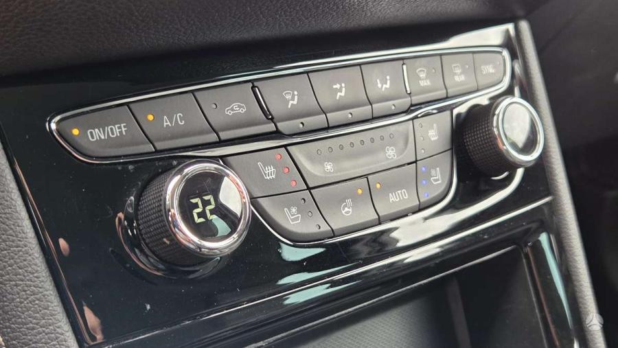 Black Opel Astra 2019 in Marijampole, with an engine capacity of 1.60 L and mileage of 180 thousand km for 7400 €, photo 30 on AUTOMOTO.COM.LV
