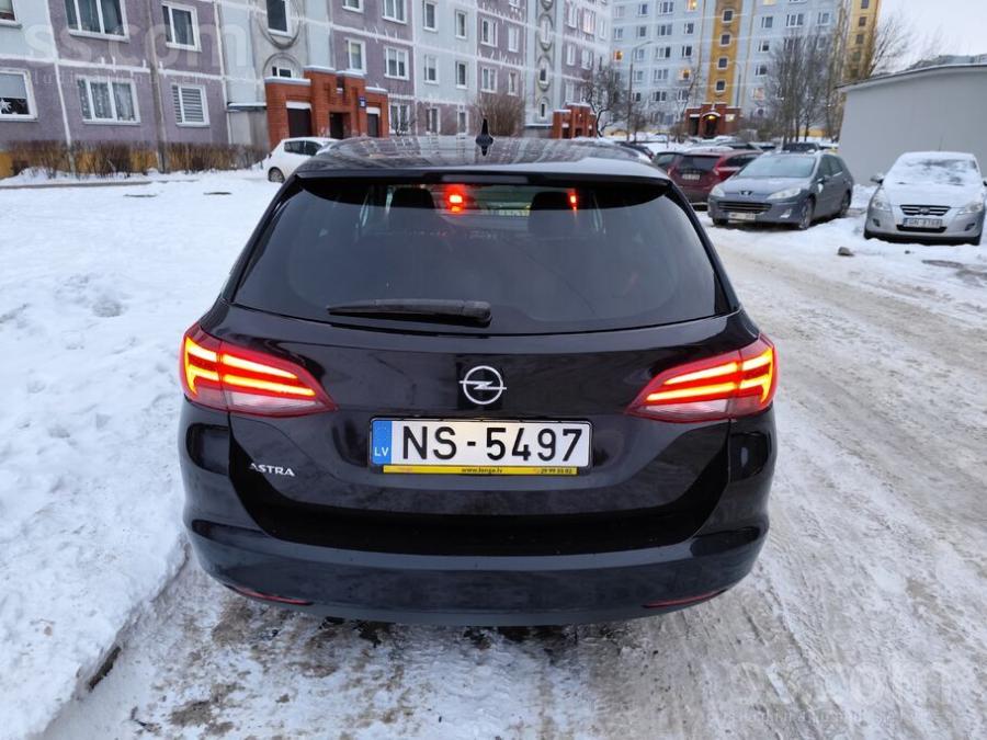 Black Opel Astra 2020 in Riga, with an engine capacity of 1.50 L and mileage of 140 thousand km for 8900 €, photo 5 on AUTOMOTO.COM.LV