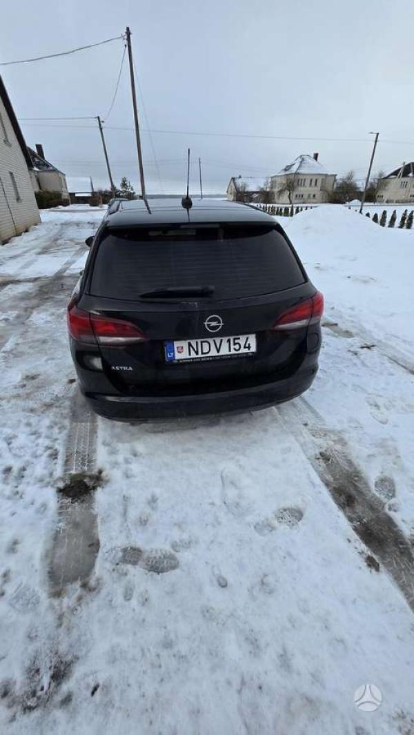 Black Opel Astra 2020 in Prienai, with an engine capacity of 1.20 L and mileage of 250 thousand km for 4000 €, photo 3 on AUTOMOTO.COM.LV