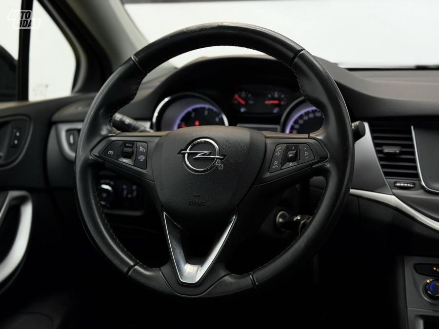 Black Opel Astra 2020 in Avizieniai, with an engine capacity of 1.50 L and mileage of 132 thousand km for 8999 €, photo 17 on AUTOMOTO.COM.LV