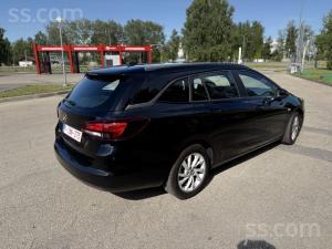 Black Opel Astra 2020 in Riga, with an engine capacity of 1.50 L and mileage of 260 thousand km for 7800 €, photo 9 on AUTOMOTO.COM.LV