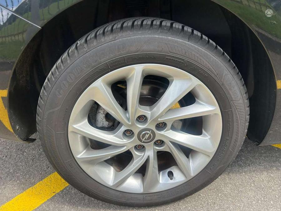 Melns Opel Astra 2020 Marijampole, ar dzinēja tilpumu 1.20 L un nobraukumu 150 tūkst. km par 6500 €, foto 19 vietnē AUTOMOTO.COM.LV