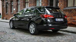 Black Opel Astra 2021 in Riga, with an engine capacity of 1.50 L and mileage of 205 thousand km for 6950 €, photo 4 on AUTOMOTO.COM.LV