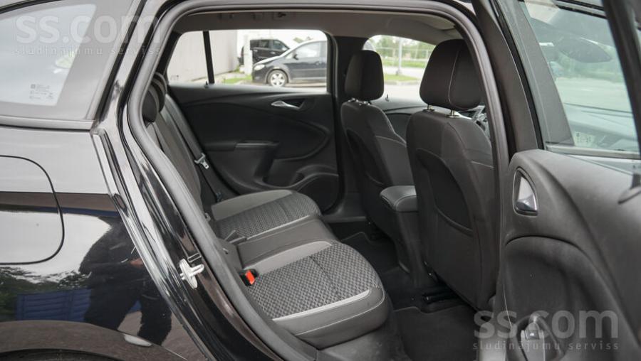 Black Opel Astra 2021 in Riga, with an engine capacity of 1.50 L and mileage of 205 thousand km for 6950 €, photo 10 on AUTOMOTO.COM.LV
