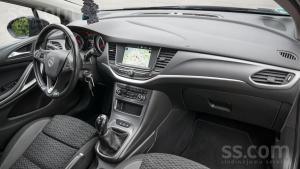 Black Opel Astra 2021 in Riga, with an engine capacity of 1.50 L and mileage of 205 thousand km for 6950 €, photo 12 on AUTOMOTO.COM.LV