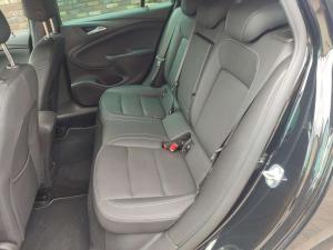 Melns Opel Astra 2021 Pakruojis, ar dzinēja tilpumu 1.20 L un nobraukumu 72 tūkst. km par 7450 €, foto 16 vietnē AUTOMOTO.COM.LV
