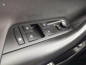 Melns Opel Astra 2021 Pakruojis, ar dzinēja tilpumu 1.20 L un nobraukumu 72 tūkst. km par 7450 €, foto 21 vietnē AUTOMOTO.COM.LV