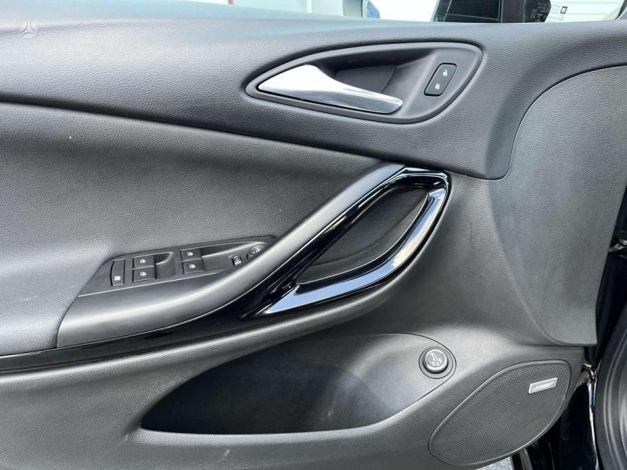 Black Opel Astra 2021 in Taurage, with an engine capacity of 1.20 L and mileage of 159 thousand km for 7800 €, photo 13 on AUTOMOTO.COM.LV