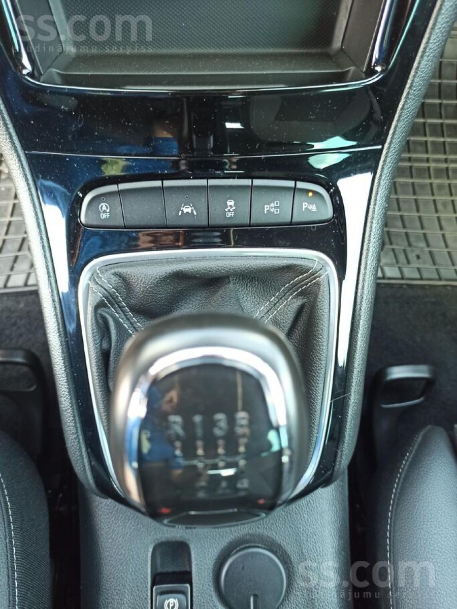 Black Opel Astra 2021 in Daugavpils, with an engine capacity of 1.50 L and mileage of 0 thousand km for 8950 €, photo 30 on AUTOMOTO.COM.LV