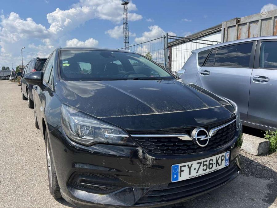 Black Opel Astra 2021 in Kaunas, with an engine capacity of 1.50 L and mileage of 130 thousand km for 3450 €, photo 5 on AUTOMOTO.COM.LV