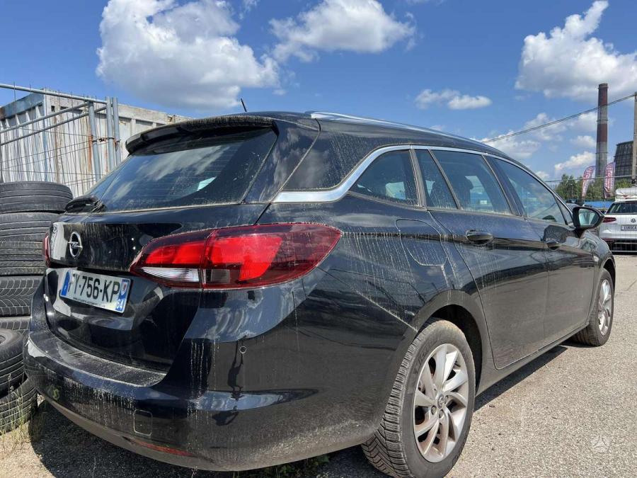 Black Opel Astra 2021 in Kaunas, with an engine capacity of 1.50 L and mileage of 130 thousand km for 3450 €, photo 6 on AUTOMOTO.COM.LV