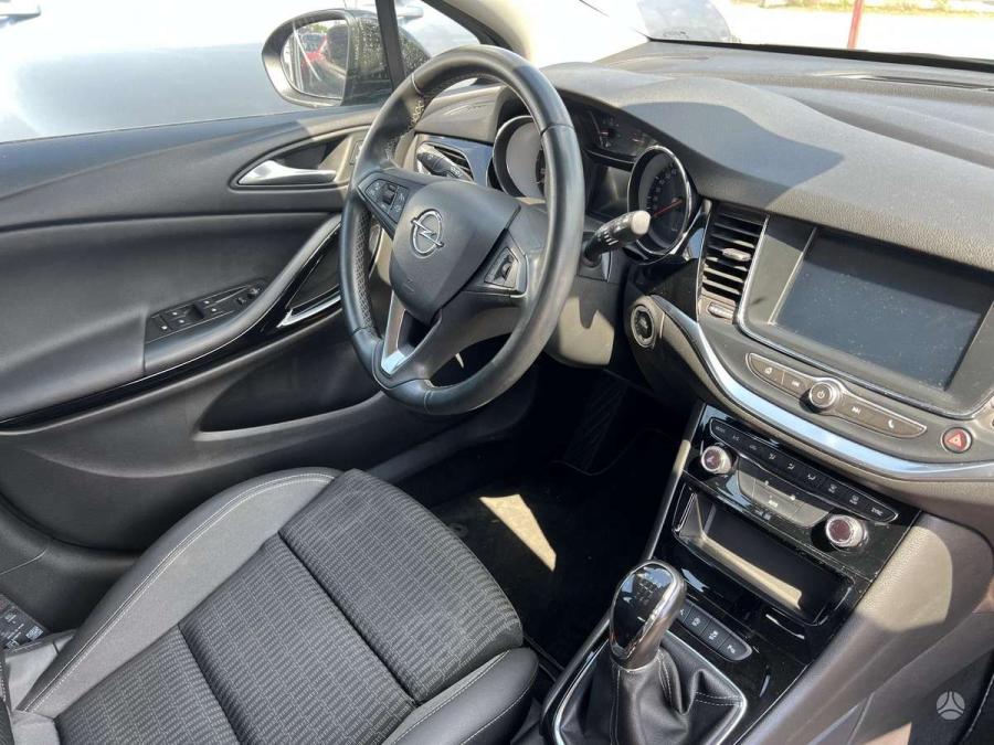 Black Opel Astra 2021 in Kaunas, with an engine capacity of 1.50 L and mileage of 130 thousand km for 3450 €, photo 7 on AUTOMOTO.COM.LV