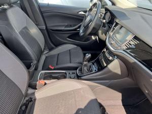 Black Opel Astra 2021 in Kaunas, with an engine capacity of 1.50 L and mileage of 130 thousand km for 3450 €, photo 8 on AUTOMOTO.COM.LV