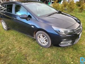 Black Opel Astra 2021 in Riga, with an engine capacity of 1.50 L and mileage of 184 thousand km for 9000 €, photo 4 on AUTOMOTO.COM.LV
