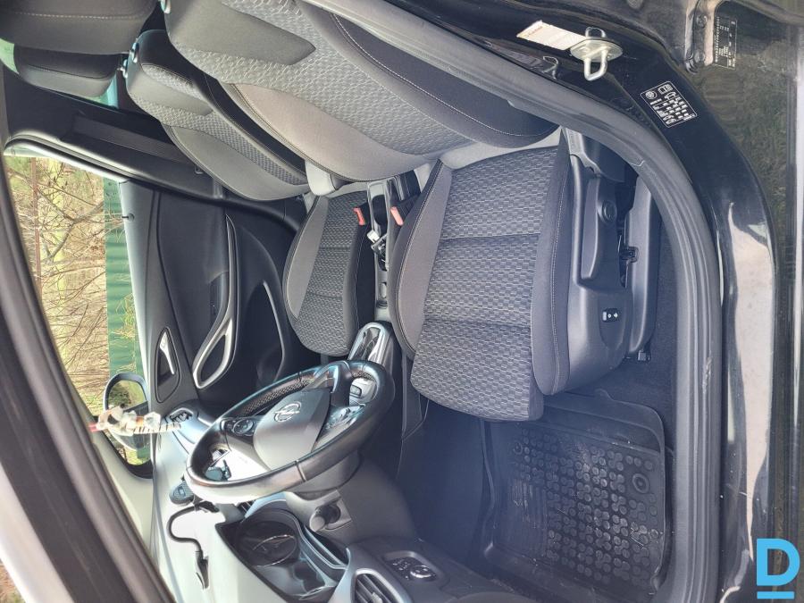 Black Opel Astra 2021 in Riga, with an engine capacity of 1.50 L and mileage of 184 thousand km for 9000 €, photo 6 on AUTOMOTO.COM.LV