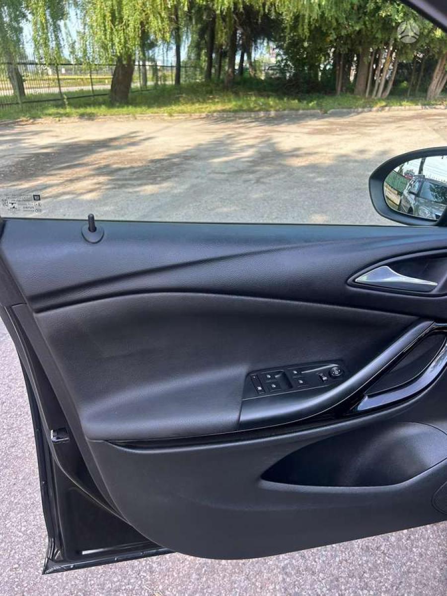 Melns Opel Astra 2021 Marijampole, ar dzinēja tilpumu 1.40 L un nobraukumu 190 tūkst. km par 5490 €, foto 14 vietnē AUTOMOTO.COM.LV