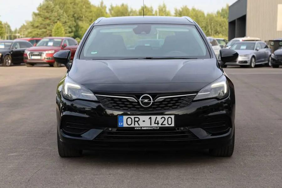 Black Opel Astra 2021 in Jelgava, with an engine capacity of 1.20 L and mileage of 92 thousand km for 8990 €, photo 3 on AUTOMOTO.COM.LV
