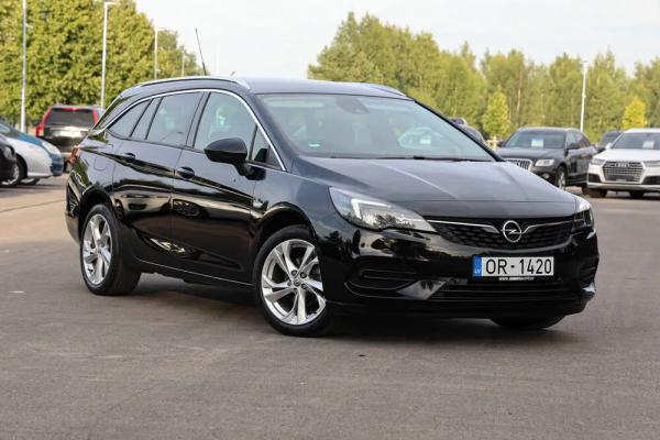 Black Opel Astra 2021 in Jelgava, with an engine capacity of 1.20 L and mileage of 92 thousand km for 8990 €, photo 3 on AUTOMOTO.COM.LV