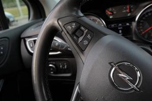 Black Opel Astra 2021 in Jelgava, with an engine capacity of 1.20 L and mileage of 92 thousand km for 8990 €, photo 26 on AUTOMOTO.COM.LV