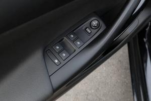Black Opel Astra 2021 in Jelgava, with an engine capacity of 1.20 L and mileage of 92 thousand km for 8990 €, photo 29 on AUTOMOTO.COM.LV