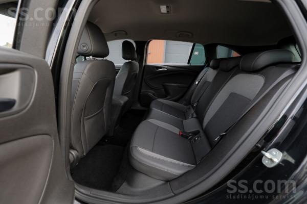 Black Opel Astra 2021 in Jelgava, with an engine capacity of 1.20 L and mileage of 0 thousand km for 8750 €, photo 10 on AUTOMOTO.COM.LV