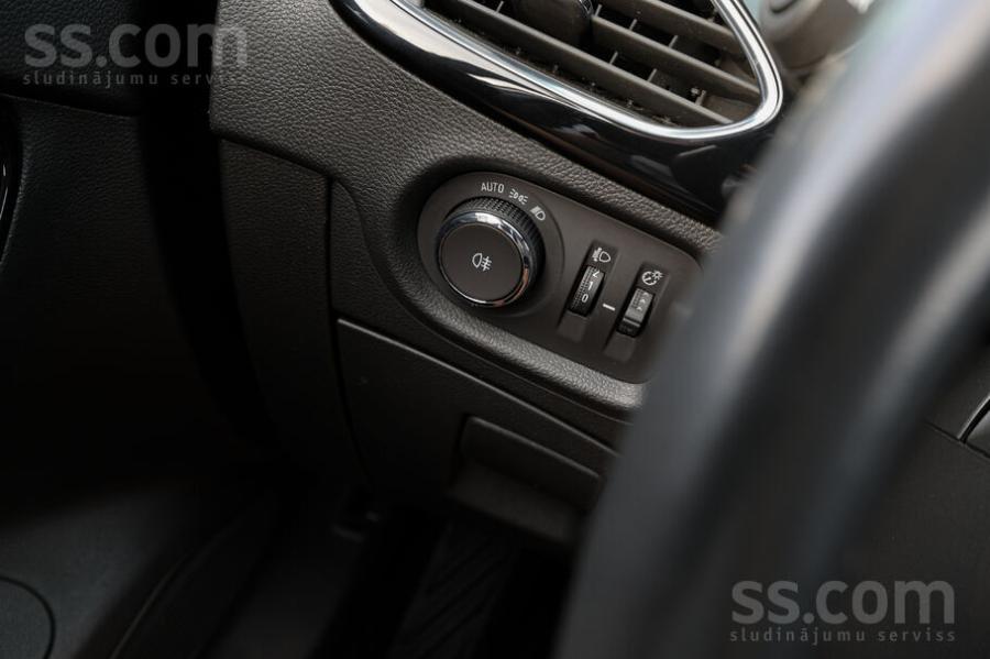 Melns Opel Astra 2021 Jelgava, ar dzinēja tilpumu 1.20 L un nobraukumu 0 tūkst. km par 8750 €, foto 28 vietnē AUTOMOTO.COM.LV