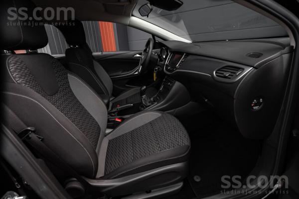 Black Opel Astra 2021 in Jelgava, with an engine capacity of 1.20 L and mileage of 0 thousand km for 8750 €, photo 7 on AUTOMOTO.COM.LV