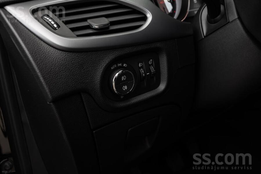 Melns Opel Astra 2021 Jelgava, ar dzinēja tilpumu 1.20 L un nobraukumu 0 tūkst. km par 8750 €, foto 16 vietnē AUTOMOTO.COM.LV