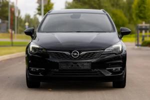 Black Opel Astra 2021 in Jelgava, with an engine capacity of 1.20 L and mileage of 55 thousand km for 8750 €, photo 3 on AUTOMOTO.COM.LV