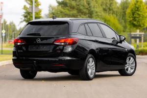 Black Opel Astra 2021 in Jelgava, with an engine capacity of 1.20 L and mileage of 55 thousand km for 8750 €, photo 7 on AUTOMOTO.COM.LV