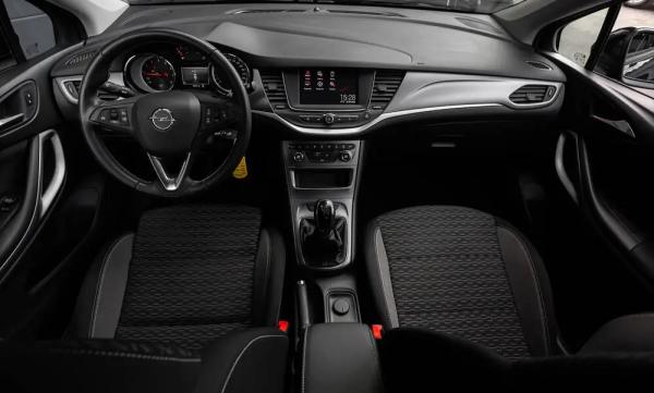Black Opel Astra 2021 in Jelgava, with an engine capacity of 1.20 L and mileage of 55 thousand km for 8750 €, photo 10 on AUTOMOTO.COM.LV
