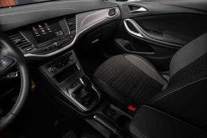 Black Opel Astra 2021 in Jelgava, with an engine capacity of 1.20 L and mileage of 55 thousand km for 8750 €, photo 17 on AUTOMOTO.COM.LV