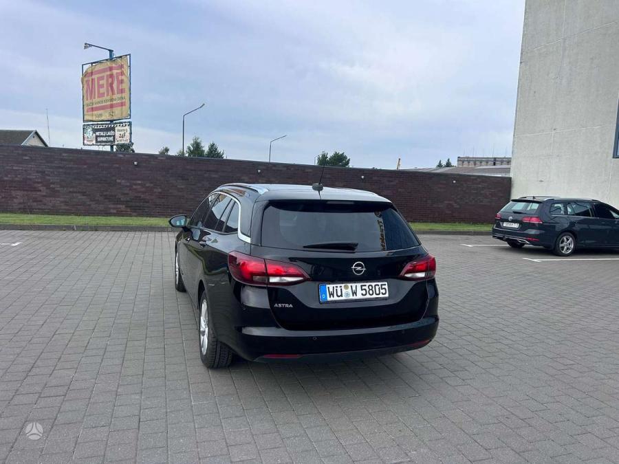 Black Opel Astra 2021 in Marijampole, with an engine capacity of 1.34 L and mileage of 190 thousand km for 5590 €, photo 9 on AUTOMOTO.COM.LV