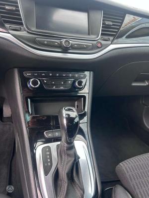 Black Opel Astra 2021 in Marijampole, with an engine capacity of 1.34 L and mileage of 190 thousand km for 5590 €, photo 12 on AUTOMOTO.COM.LV