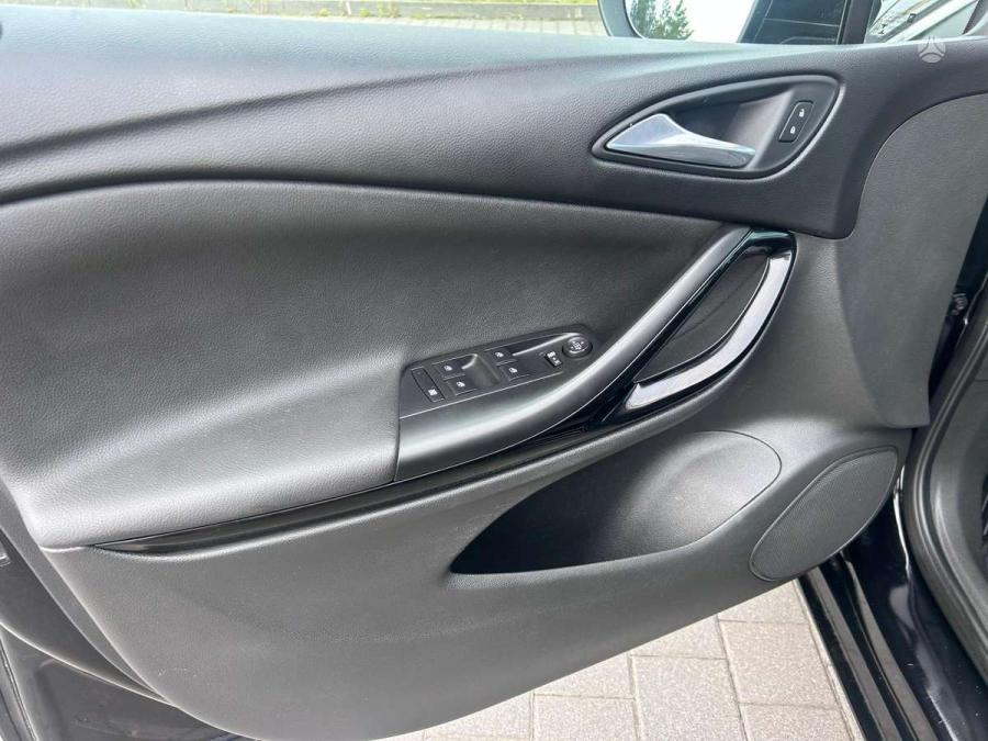 Black Opel Astra 2021 in Marijampole, with an engine capacity of 1.34 L and mileage of 190 thousand km for 5590 €, photo 14 on AUTOMOTO.COM.LV