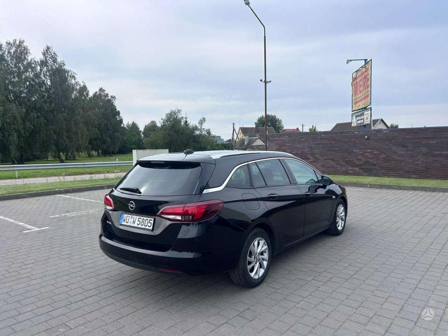 Black Opel Astra 2021 in Marijampole, with an engine capacity of 1.34 L and mileage of 190 thousand km for 5590 €, photo 15 on AUTOMOTO.COM.LV