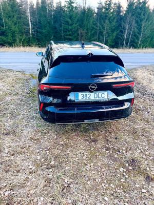 Black Opel Astra 2022 in Viljandi, with an engine capacity of 1.20 L and mileage of 89 thousand km for 16800 €, photo 4 on AUTOMOTO.COM.LV