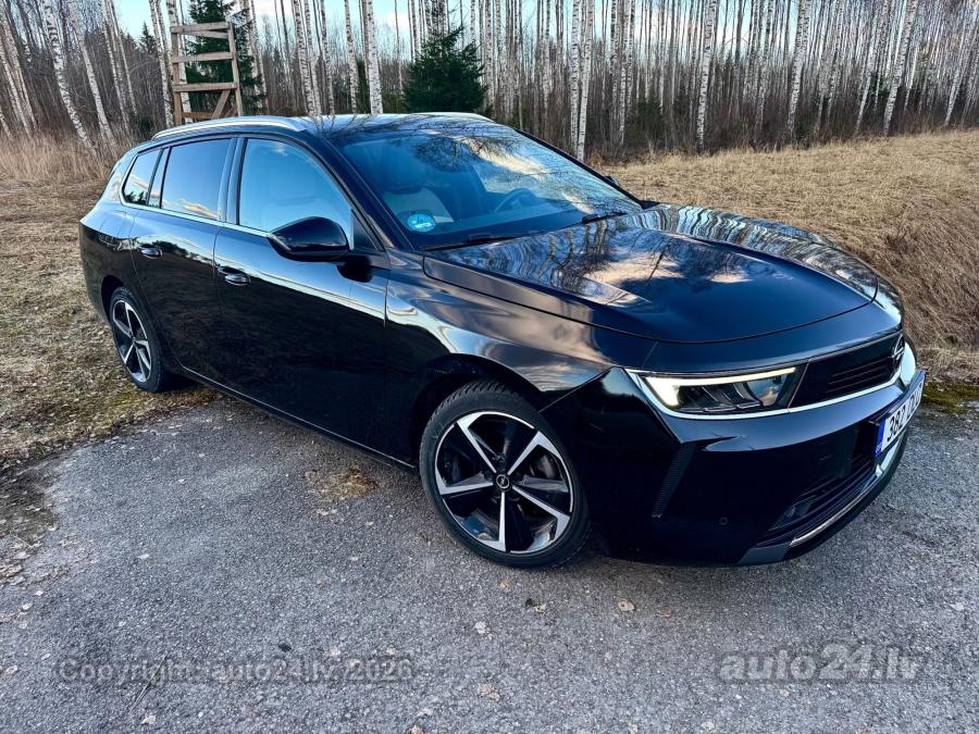 Black Opel Astra 2022 in Viljandi, with an engine capacity of 1.20 L and mileage of 89 thousand km for 16800 €, photo 5 on AUTOMOTO.COM.LV