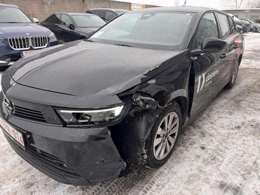 Black Opel Astra 2023 in Vilnius, with an engine capacity of 1.20 L and mileage of 57 thousand km for 9317 €, photo 3 on AUTOMOTO.COM.LV